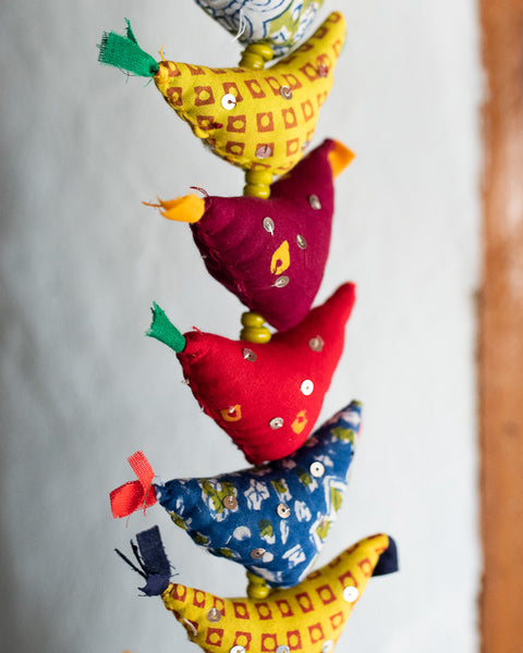 Multicolour Prosperity Hens, Large, 6' – Indika